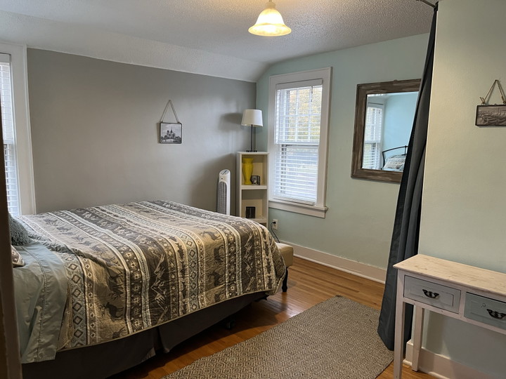 Relaxing Backyard And Beautiful Patio - Charming Historic Retreat - Sioux Falls, SD