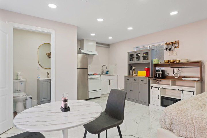 Chic Urban Studio Close To The Grove & Dining - Hollywood, CA