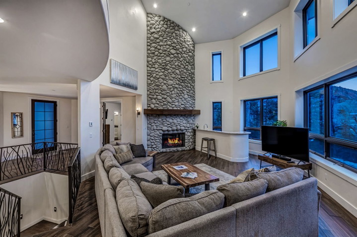 5br Waterfront Home W/ Scenic Views & Backyard - Snowmass, CO