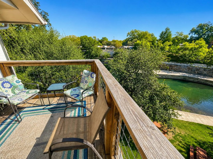 Overlooking Comal River | Private Balcony | 2bdr - New Braunfels, TX