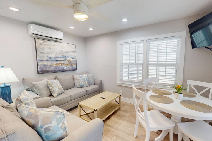 6 - Island Paradise Cottages - Gulf Mist - Madeira Beach, FL