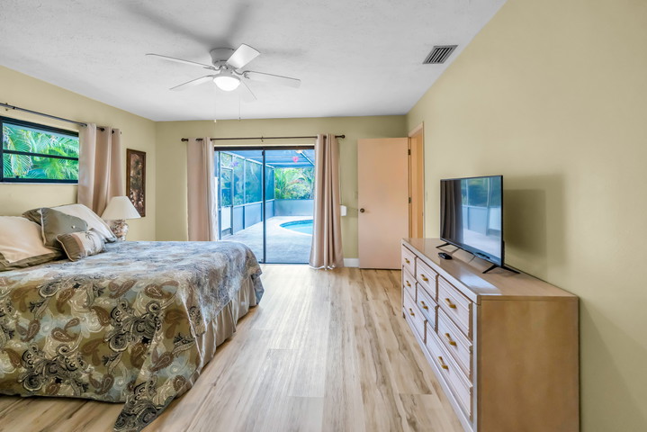 Sunny Pool Home | Golf Community | Near Beach - Fort Myers
