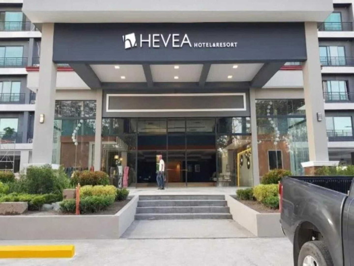 Peaceful Twin Stay In Sunday Hevea Resort - Angeles