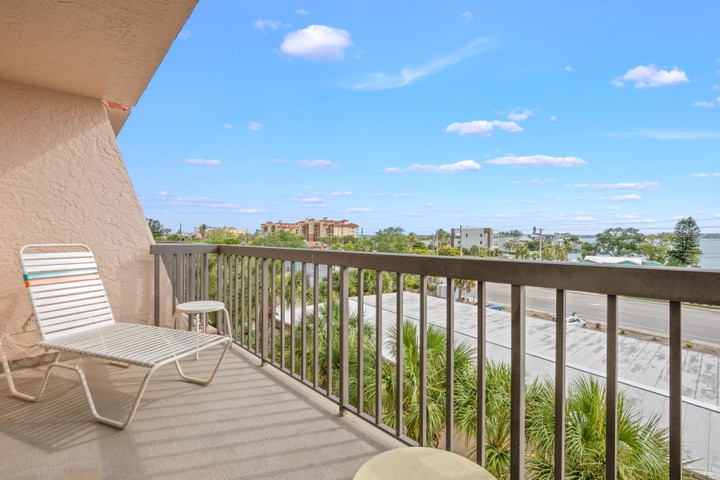 Boca Ciega Bay Views And Heated Pool - Stylish Coastal Retreat - St. Pete Beach, FL