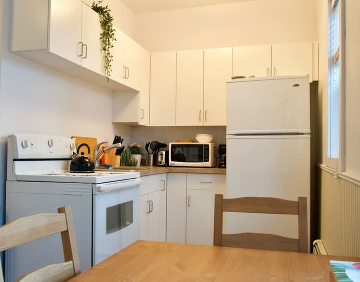 New Affordable Studio, Perfect For Work Travellers, Smart Tv, Parking, Wifi - Moose Jaw