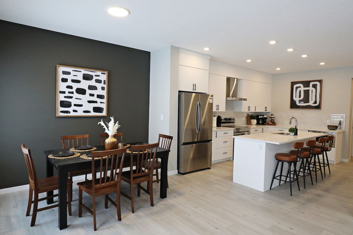 Edgemont Retreat Upstairs | A/c, Garage, Disney+ - Canada