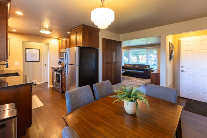 Walking Distance To Lambeau Field- Dog Friendly! - Green Bay, WI