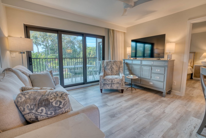 Newly Renovated Park Shore Resort Deluxe Suite 238 - Naples, FL