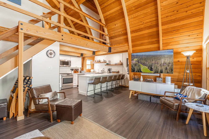 The Canoe Cabin - Incline Village