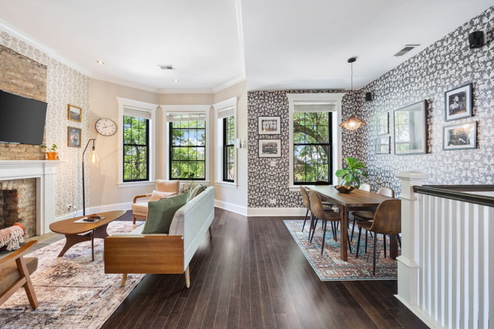 Nine-bedrooms In Wrigleyville - Chicago, IL