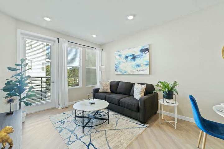 Sparks Marina 1br: Balcony, Pool & Hot Tub - Reno, NV