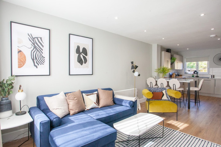 Modern Oasis In Prime Location - Glasgow