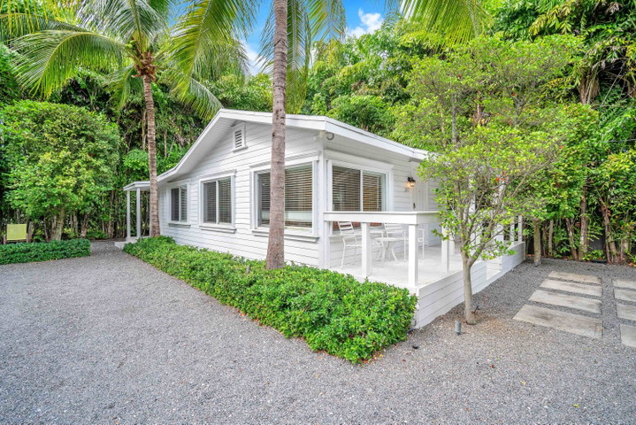 Cozy Renovated Key West 2/1 Cottage In Coco Grove - Miami