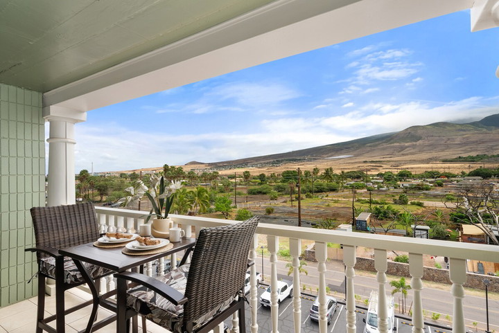 Relax In A Remodeled Beach Studio With West Maui Mountain Views - Lahaina Shores 512 - Lahaina, HI