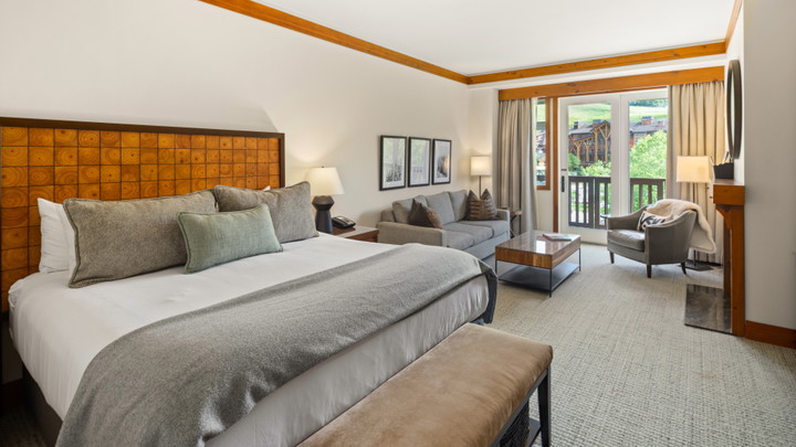 Outdoor Pool And Scenic Views - Inviting Mountain Retreat - Vermont