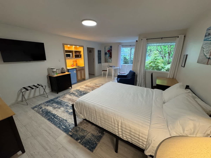 Coastal Cove - Studio At Pacific Shores - Canada