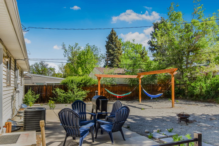 Large Family Retreat In Quiet Denver Spot - Denver, CO