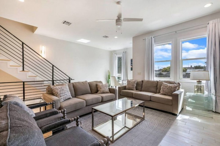 Bienville Townhouse On A Gated Campus - New Orleans, LA