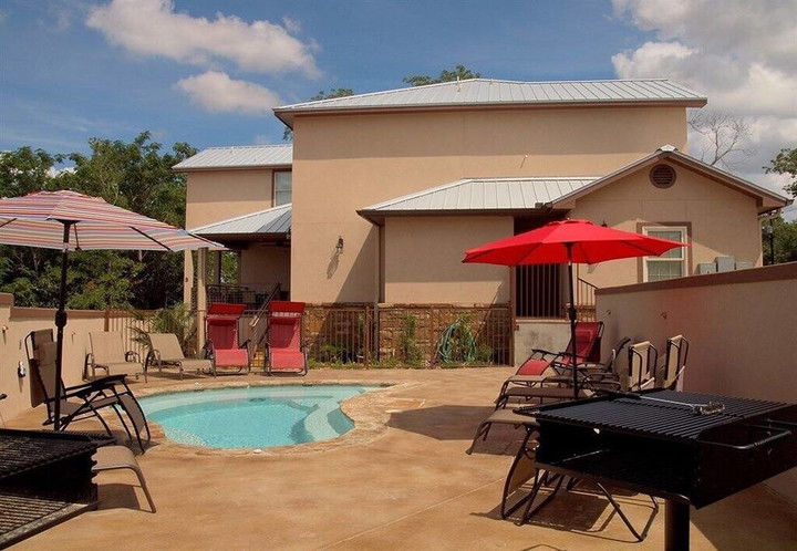 Comal River Cottages Hinman 161b - New Braunfels, TX