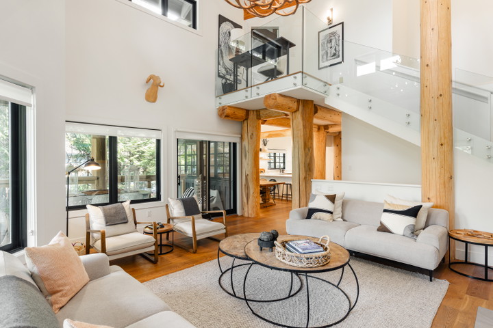Ski-in Access And Gourmet Kitchen - Beautiful Alpine Haven - Canada