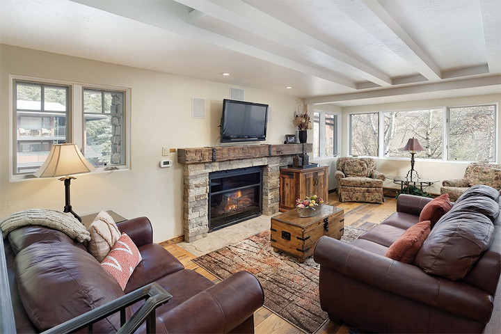 Fasching Haus Unit 8 | Deluxe Condo W/ A/c, Private Deck, 2 Blocks To Downtown - Aspen