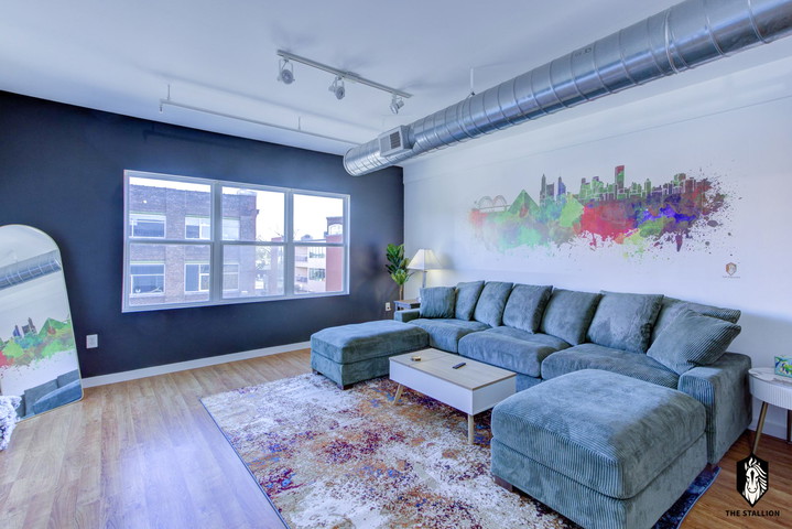 "Tribute To Elvis" Loft - Steps From Downtown Attractions (Loft#304) - Memphis, TN