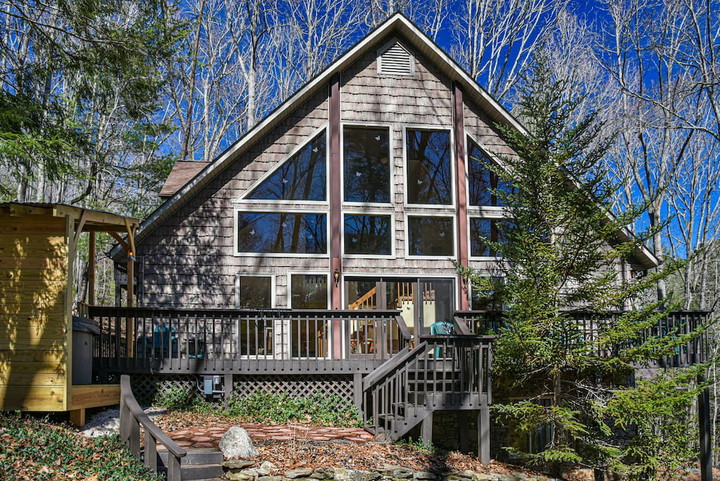 Camby Cabin: Sleeps 14, Hot Tub, Dogs Welcome - Asheville, NC