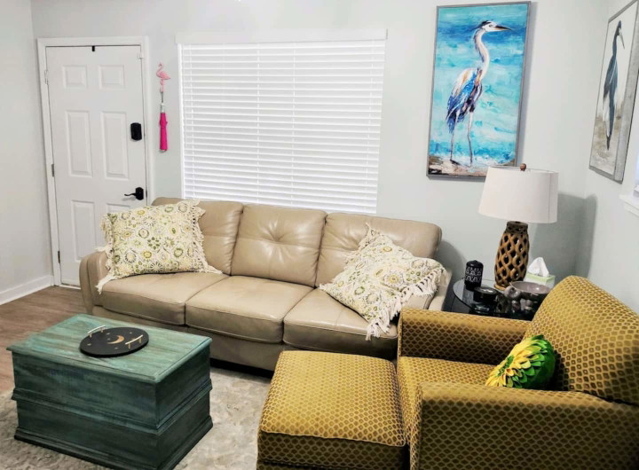 Cozy-quiet Cottage Pets Kitchen - Tallahassee, FL