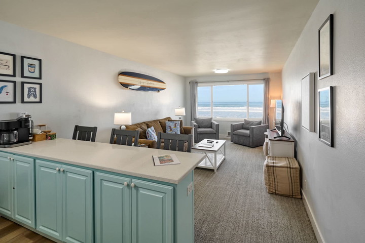 Ocean Front Getaway! With Pool And Sauna Access! - リンカーン・シティ, OR