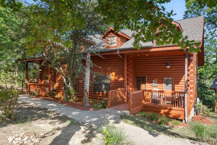 Private Balcony And Seasonal Pool Access - Charming Cozy Retreat - ブランソン, MO