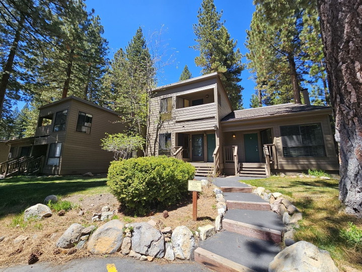 Hot Tub And Year-round Sauna - Charming Cozy Retreat - Carson City, NV