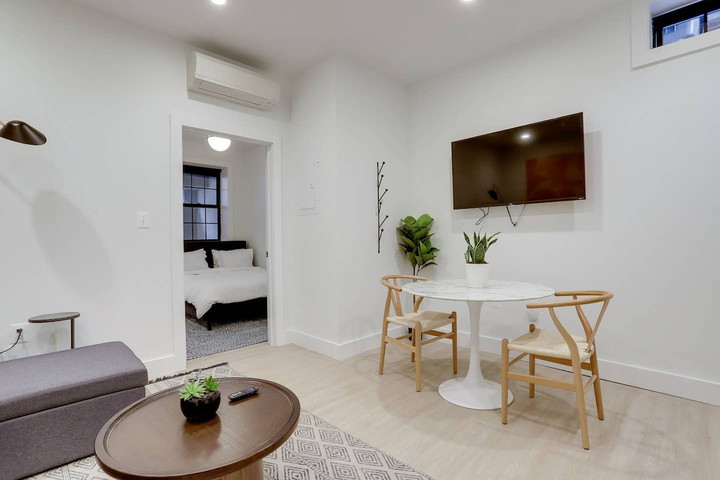 Sojourn At The Paden | Your Capitol Hill Getaway - Washington, DC