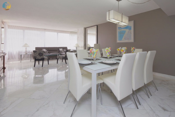 Breathtaking Balcony And Luxury Amenities - Stunning Beachfront Retreat - Miami Beach, FL