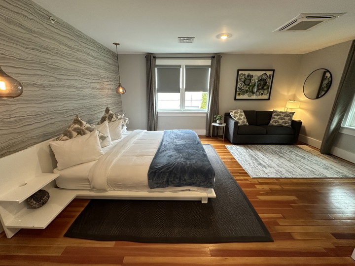 Very Cool 1 Bed/1 Bath In Downtown Pelham St - Newport, RI