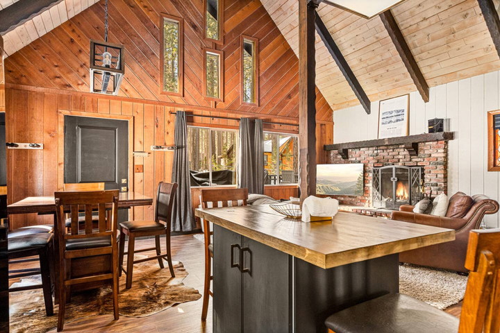 Classic A-frame At The Hideaway Big Bear - Big Bear Lake, CA