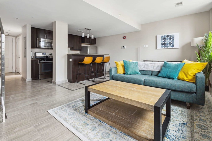 2br Executive Modern Downtown Apartment - Windsor, ON, Canada