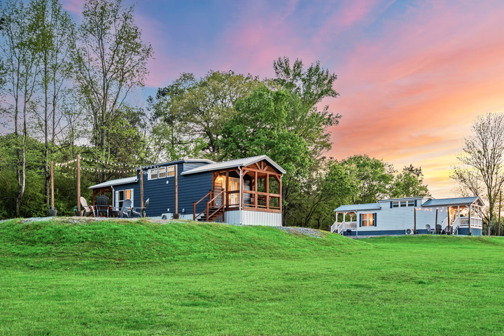 All Decked Out Lake Guntersville * Private Firepit * Outdoor Games * Boat Parking - Alabama