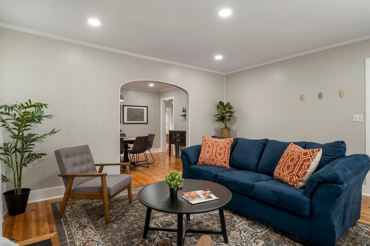 Stylish Home With New Kitchen And Relaxation Space - Charming Retreat - Tulsa, OK