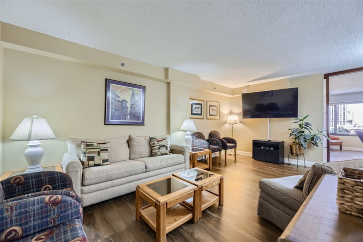 Outstanding Location | 1br Haven Near The Strip - Henderson, NV
