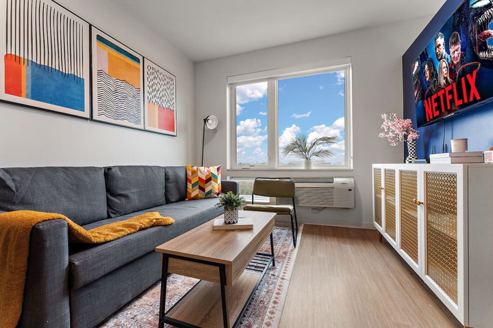Modern Work-friendly|gym, Car, Fast Wi-fi, Pets Ok - Minneapolis, MN