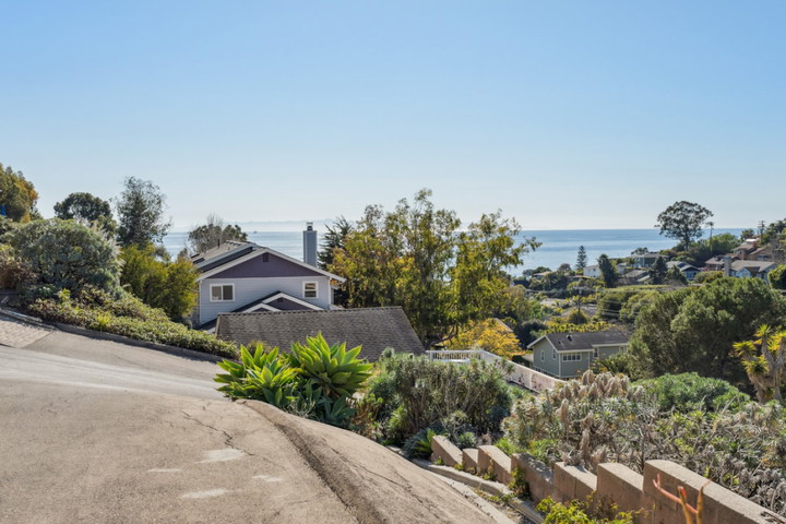 Ocean-view Studio | Full Kitchen + Laundry - Montecito, CA