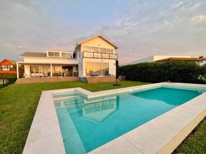 Beachside Luxury Villa W/ Private Heated Pool - Pérou