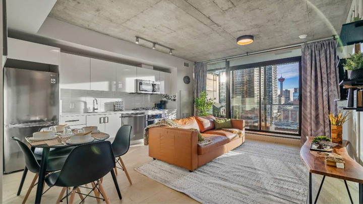 Miso 2 Bd - Skyline View, Patio, Gym, Pool & Ac - Canada