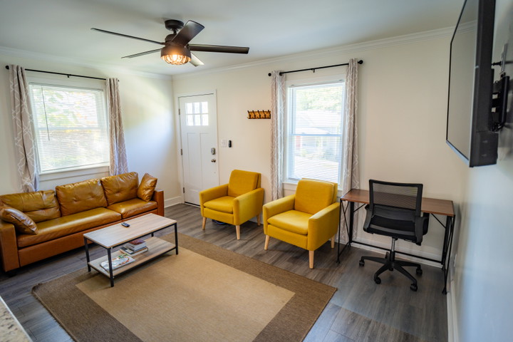 Renovated 2 Bed Walltown Home. Walk To Duke! A - Durham, NC