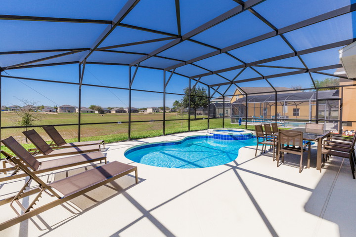 Spacious Pool And Relaxing Spa Retreat - Stunning Luxury Oasis - Davenport, FL
