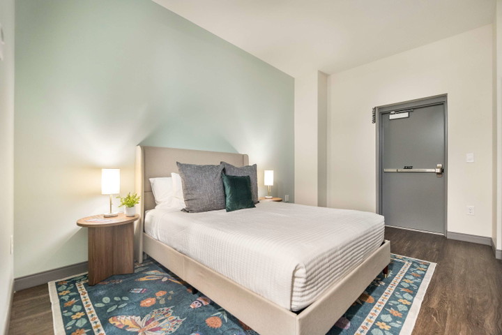 Cozy Stay Next To Atrium Hospital | Walk Score 74; Mercer Music At Capricorn – ~12-minute Walk (0.6 Miles) - Macon, GA