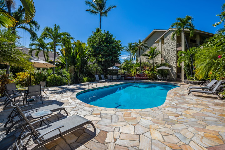 Tropical Furnishings And Large Pool - Charming Island Retreat - Kailua-Kona, HI