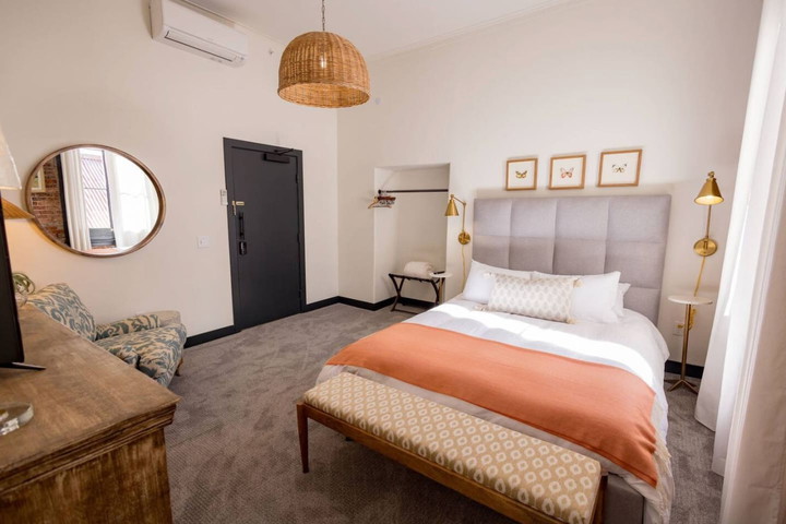 Speakeasy Hotel Room 3 - Nevada City, CA