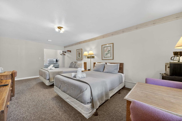 Eagle Motel Suite 112 - Colorado Springs, CO