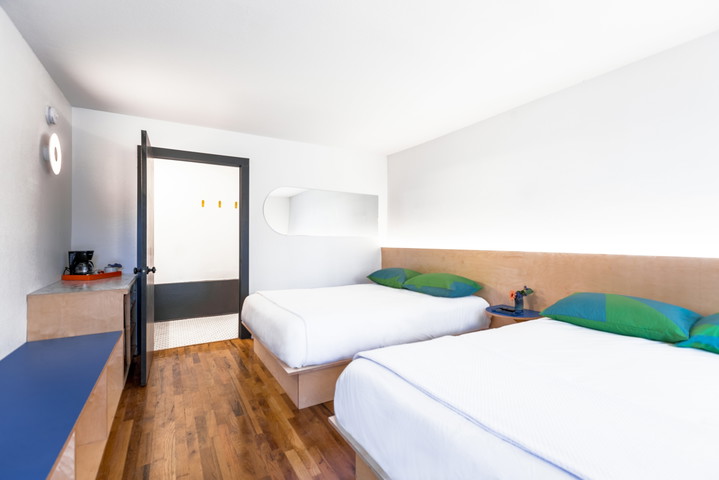 Modern Aesthetic With Free Wi-fi And Parking - Charming Minimalist Retreat - Nashville, TN